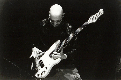 Tony Levin (King Crimson, John Lennon, Peter Gabriel) | Know Your Bass ...