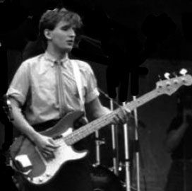 Derek Forbes (Simple Minds) | Know Your Bass Player