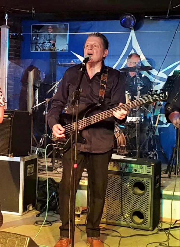 Ton Temming (The Caverns, Batfinger, Witness) | Know Your Bass Player